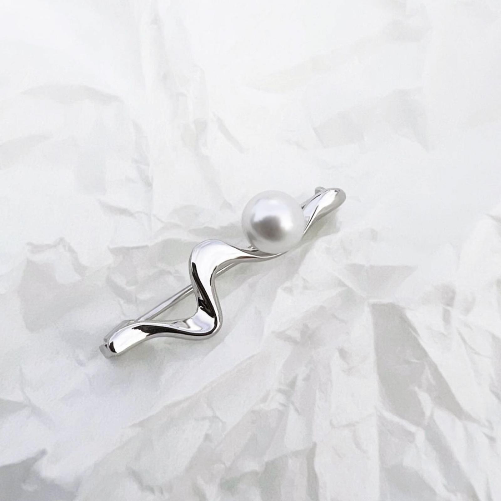 Brosa argint cu perla naturala alba DiAmanti SK22531BR_W-G - Diamanti.ro